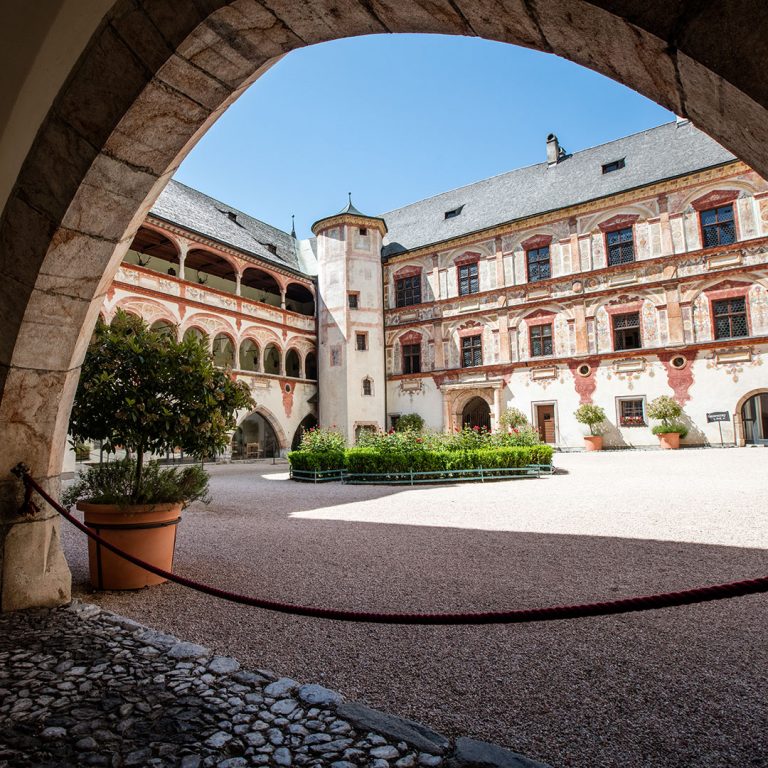 SCHLOSS TRATZBERG – NAHE INNSBRUCK